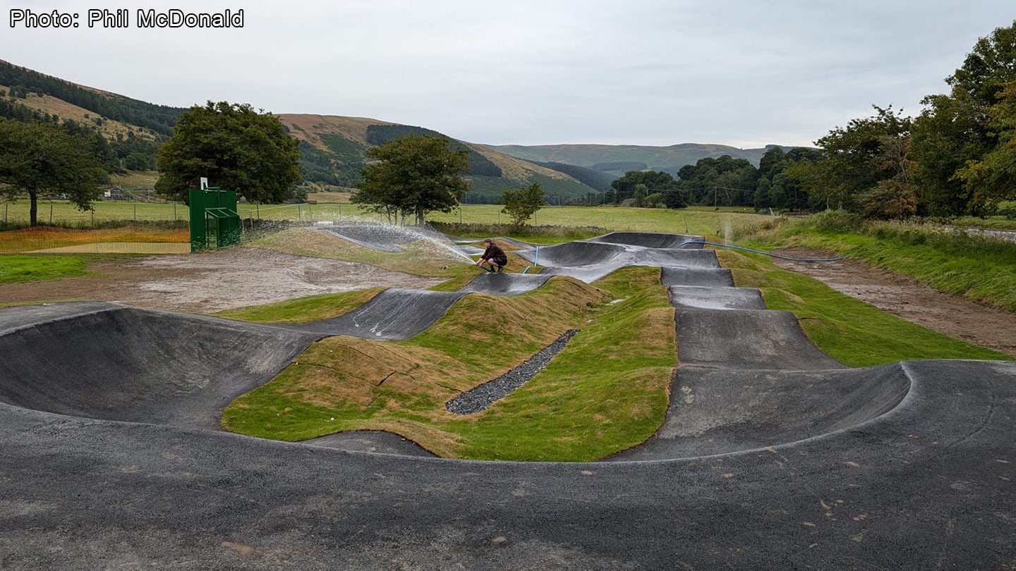 Walkerburn Pump track :: Scottish Skatepark Directory